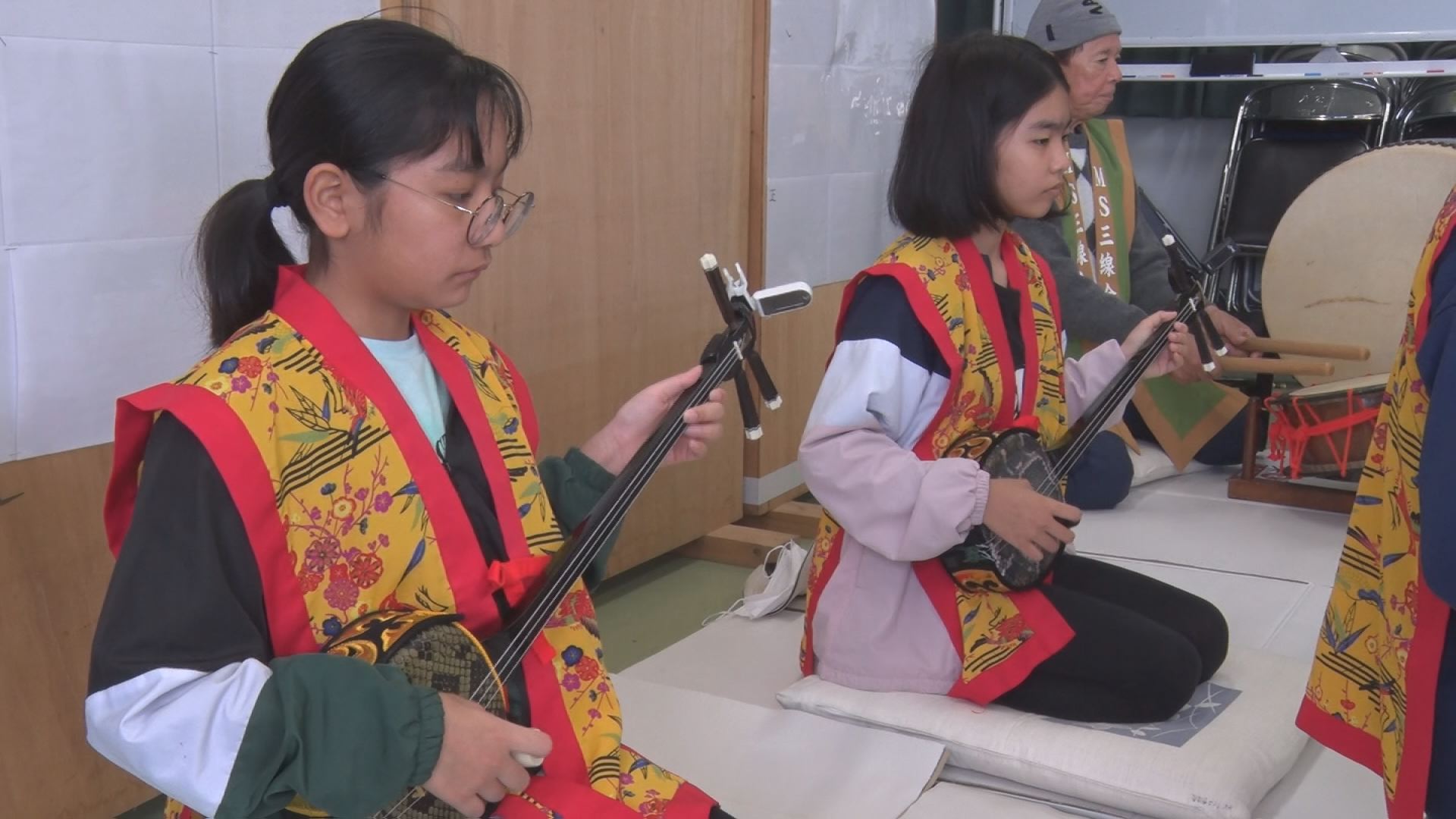 3月4日は「さんしんの日」RBCiラジオで特別番組 時報に合わせ「かぎやで風」の一斉演奏も | TBS NEWS DIG