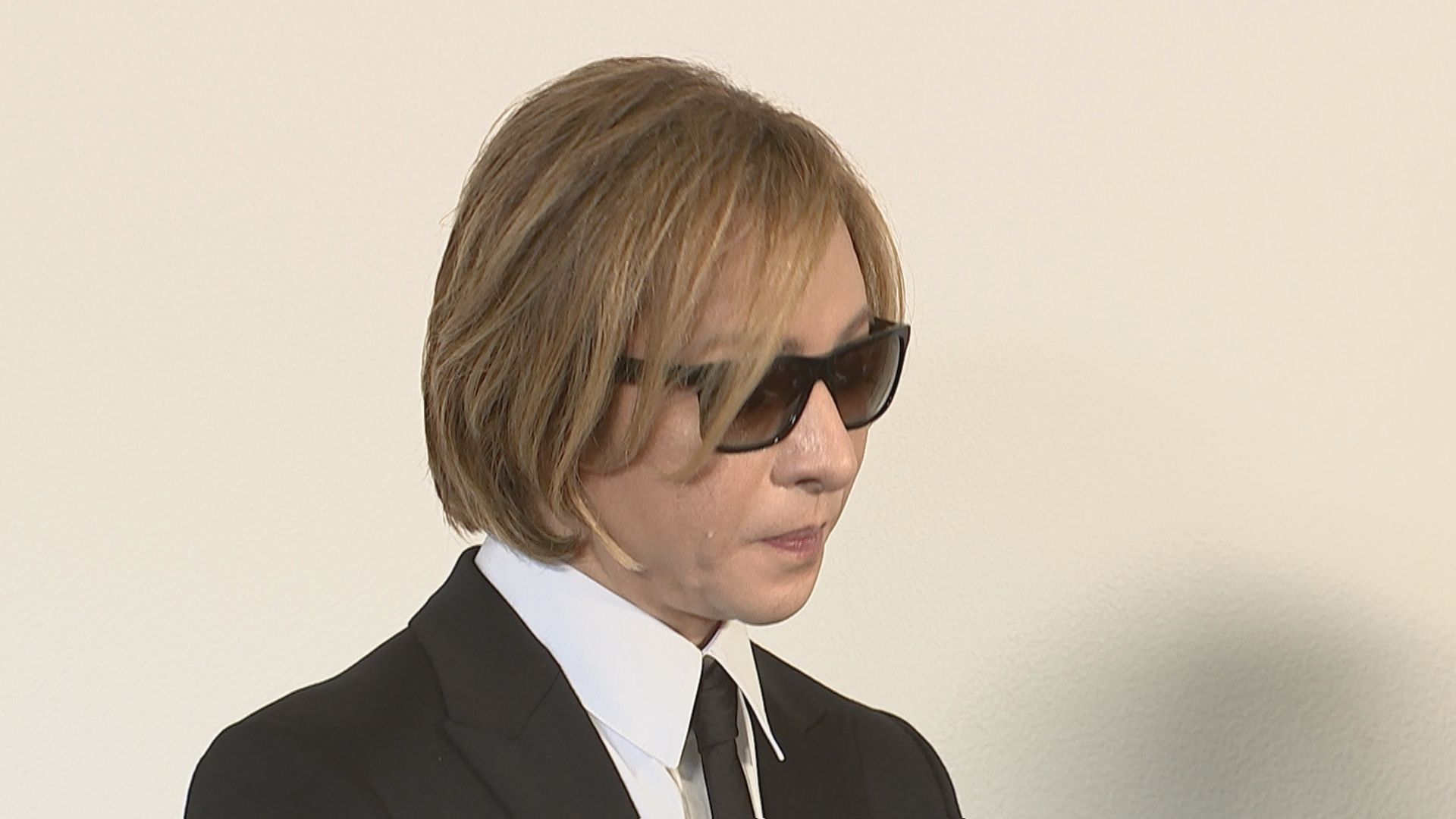 YOSHIKIさん 涙の参列 YOSHIさん告別式 "絶対に世界をとる"と話していた | TBS NEWS DIG