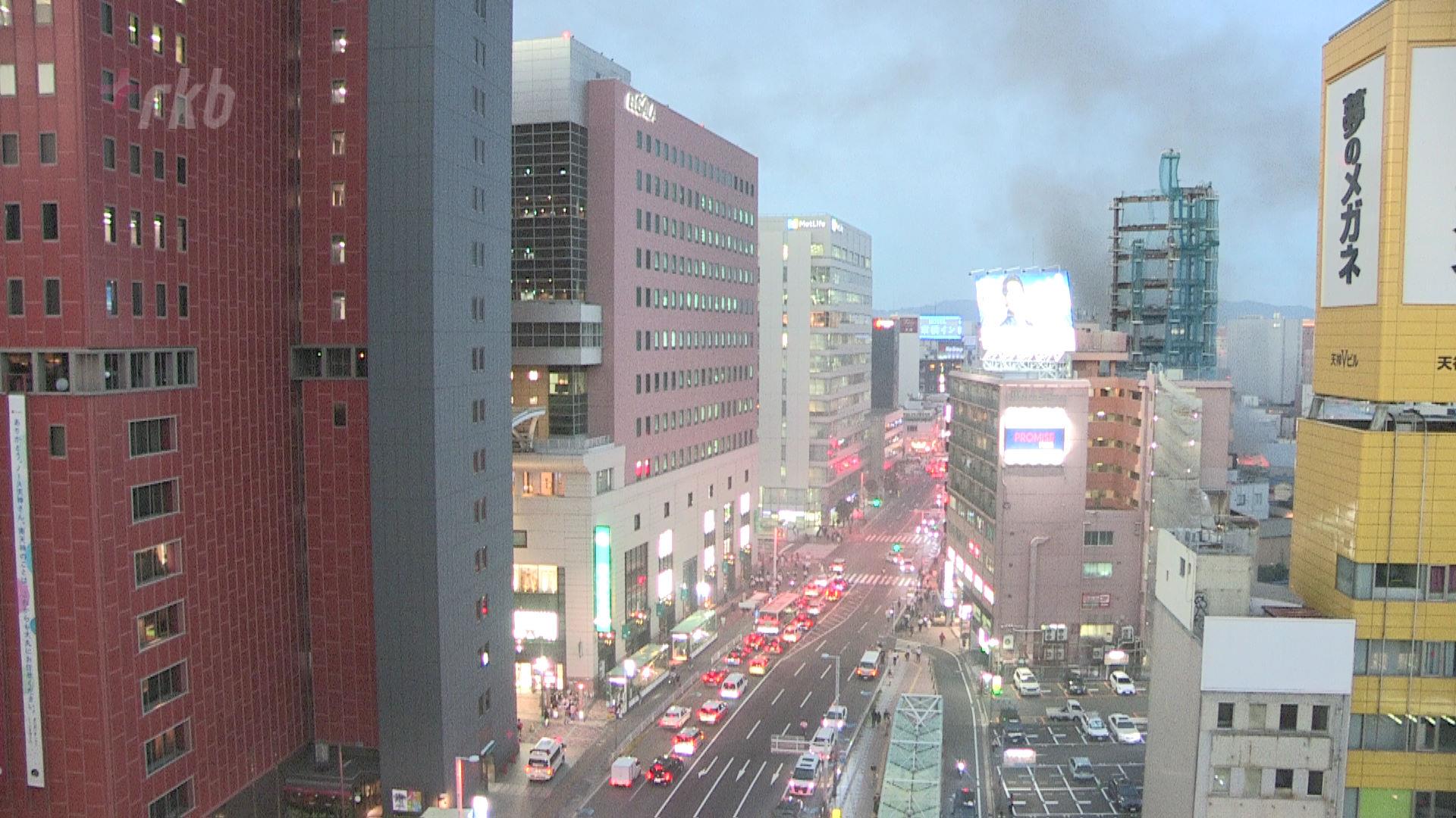 【速報】福岡市中心部の繁華街で火災、激しい黒煙 | TBS NEWS DIG